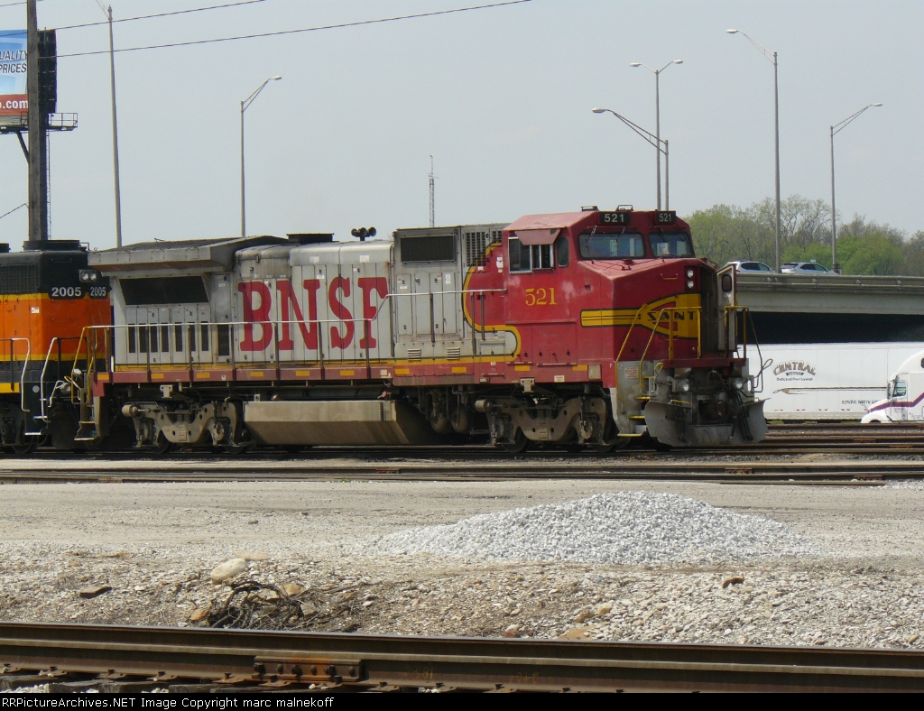 BNSF 521